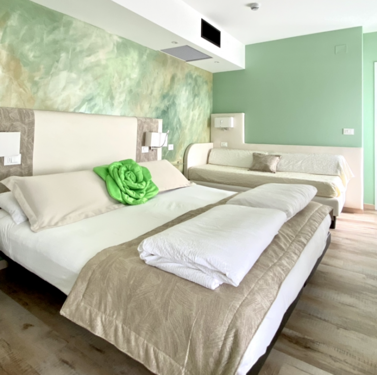 Triple room sea/pool side » Hotel Ca' di Valle